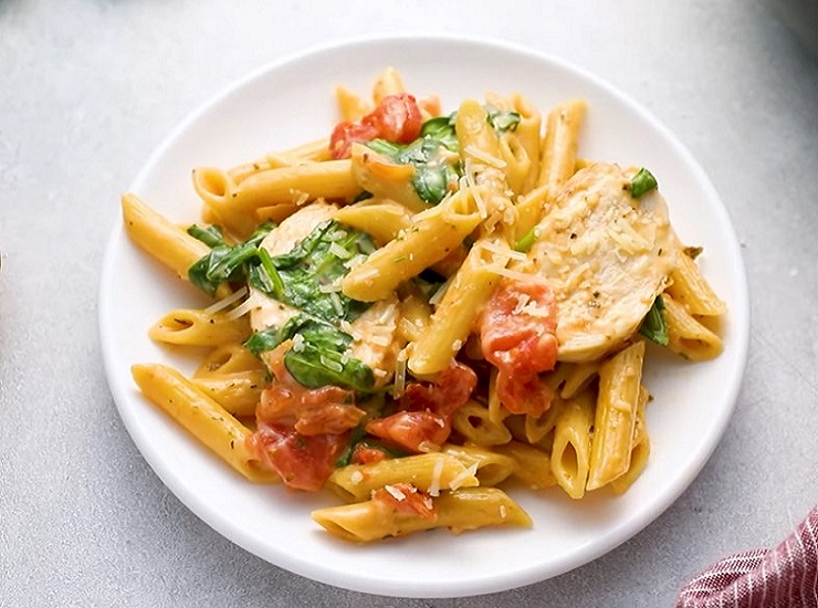 Easy Creamy Chicken Penne Pasta [Comfort Food at Its Best] | Luna's ...