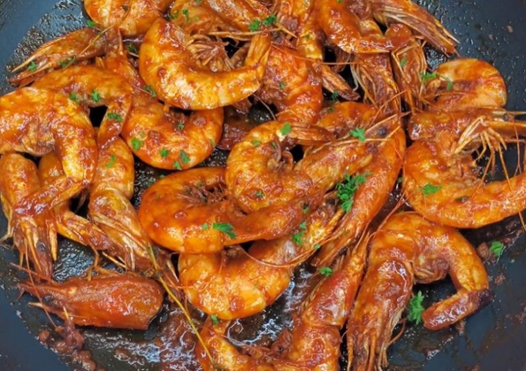 Flavor-Packed Shrimp With Head On Recipe for Seafood Lovers | Luna's ...